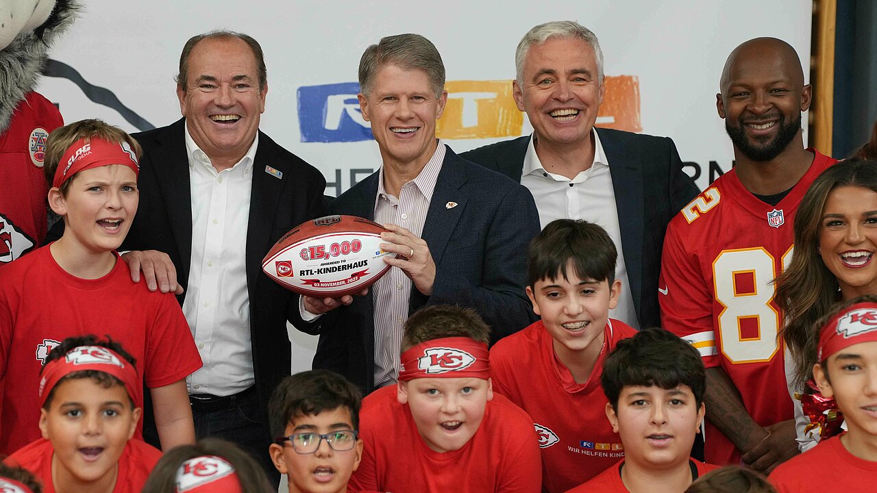 Super Bowl Gewinner trainieren Kids: 15.000 Euro von den Kansas City ...